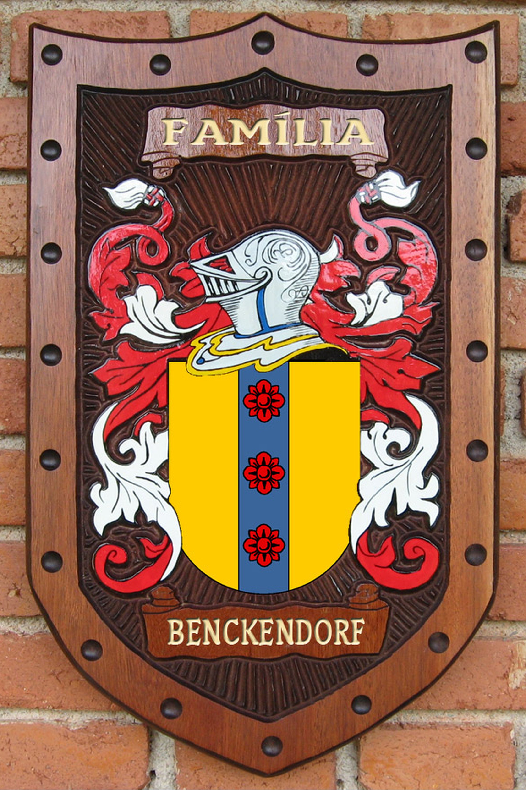 Brasão da família Beckendorf - entalhado em Madeira - Pica-pau Entalhes ...