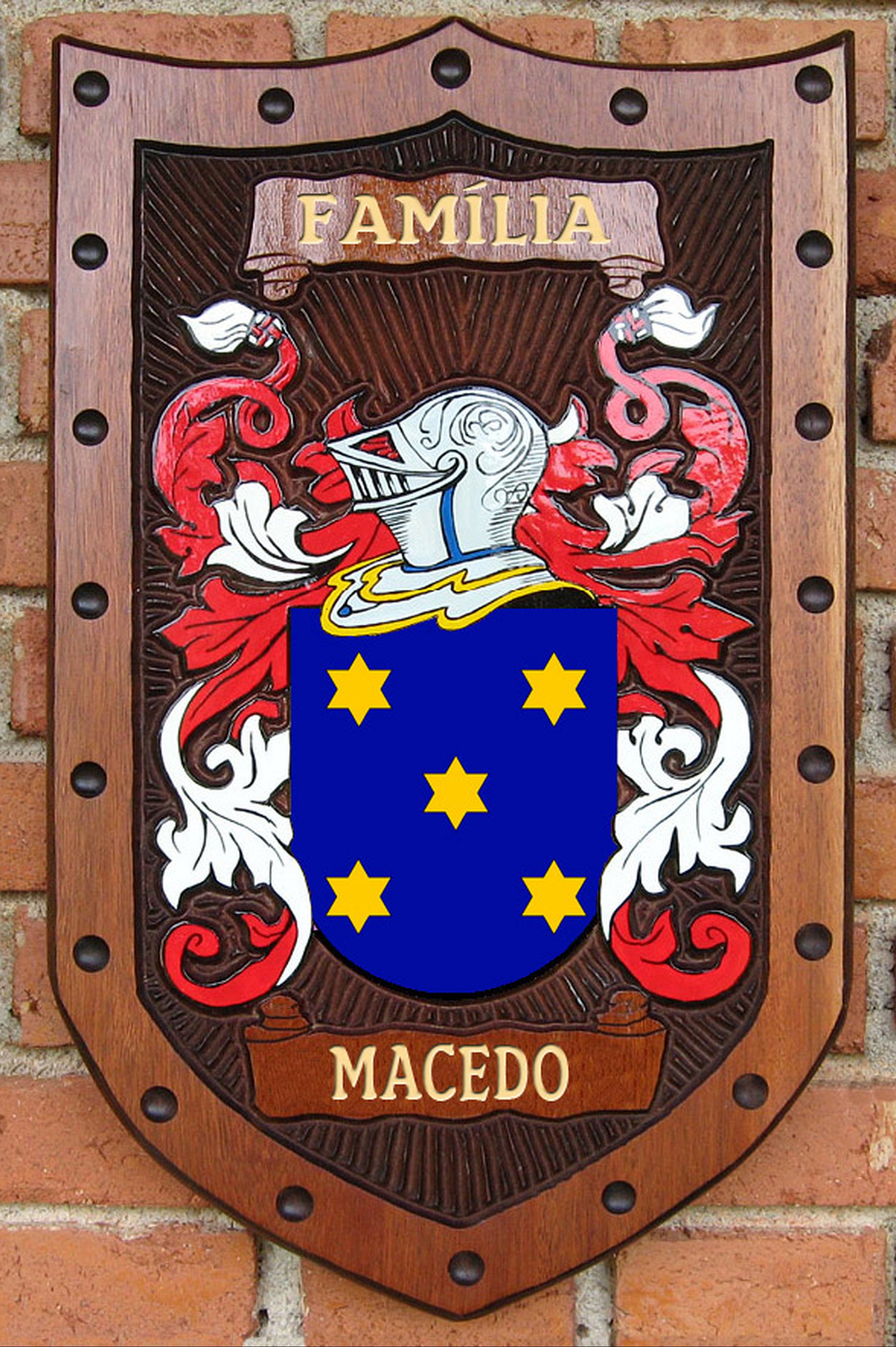 Brasão da família Macedo - entalhado em Madeira - Pica-pau Entalhes ...